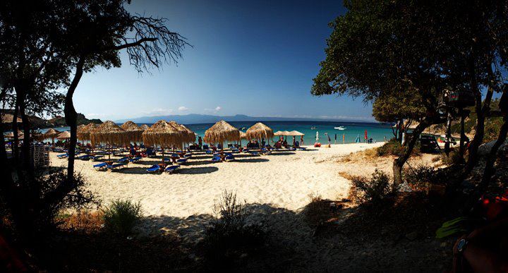 Big Fish Beach Bar, Alykes - visit ammouliani